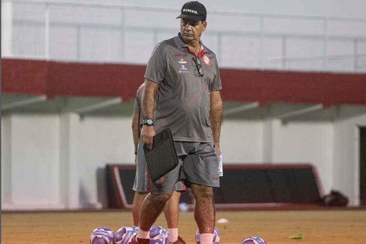 Tombense demite Moacir Jr e anuncia Raul Cabral como técnico para a temporada 2024