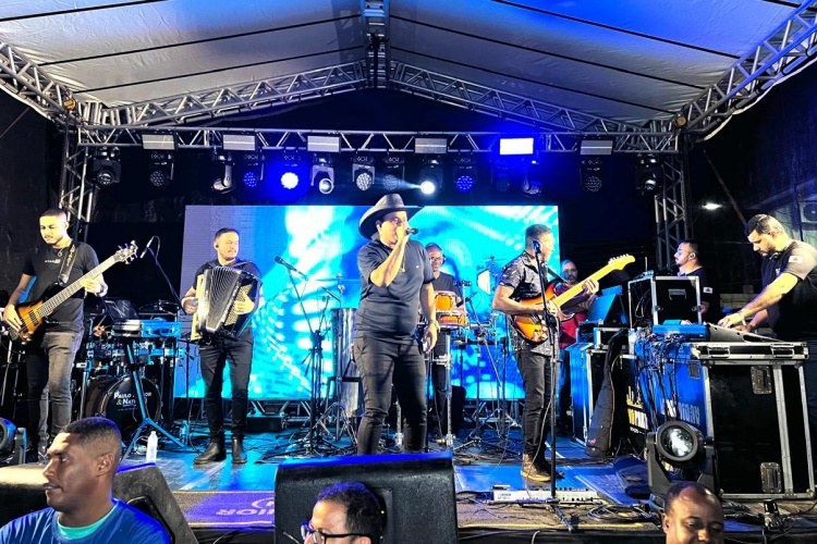 Paulo Júnior e Nathan encerram com chave de ouro Festa do Trabalhador ...